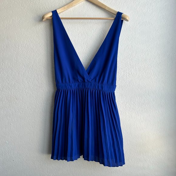 superdown | Dresses | Superdown Sharona Pleated Mini Dress | Poshmark